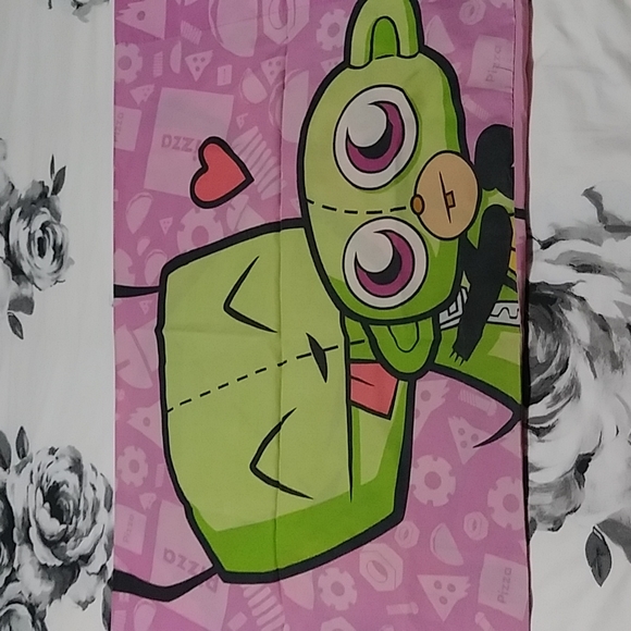 Invader Zim | Bedding | Invader Zim Pillow Case Set | Poshmark